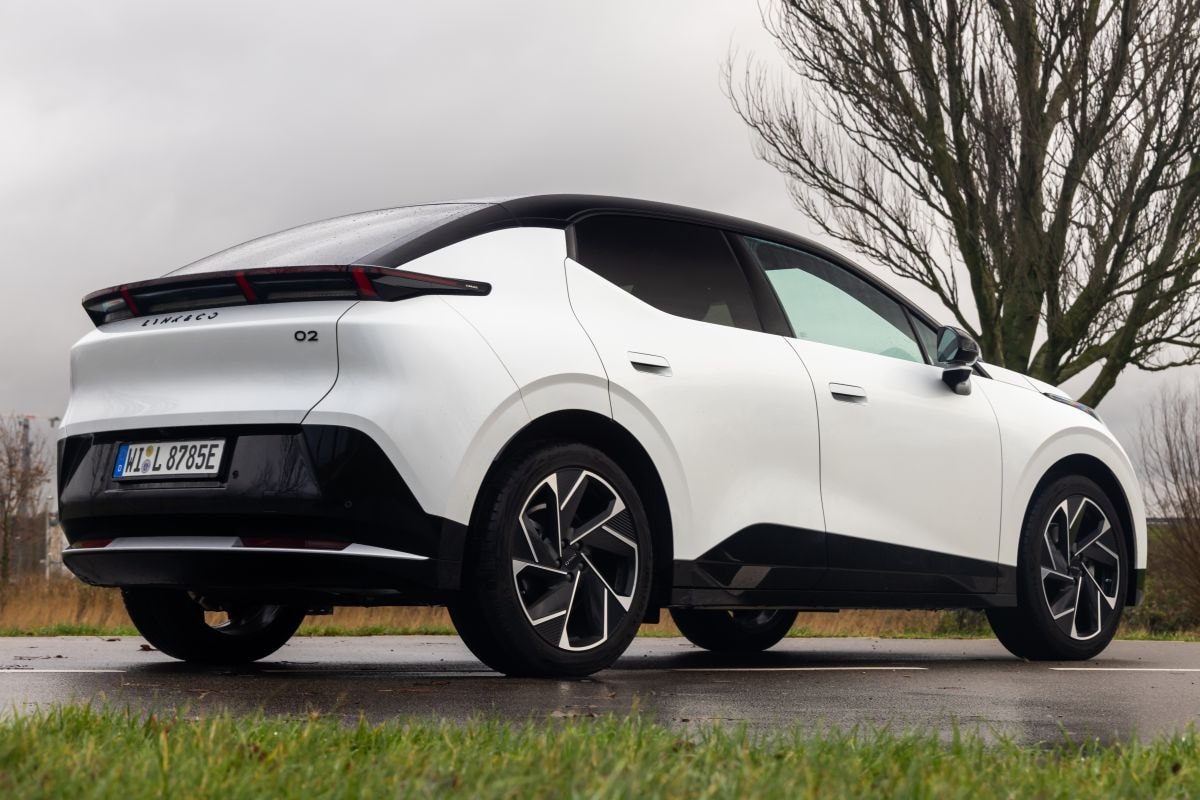 Autoweek test de elektrische Lynk & Co 02 - AutoWeek