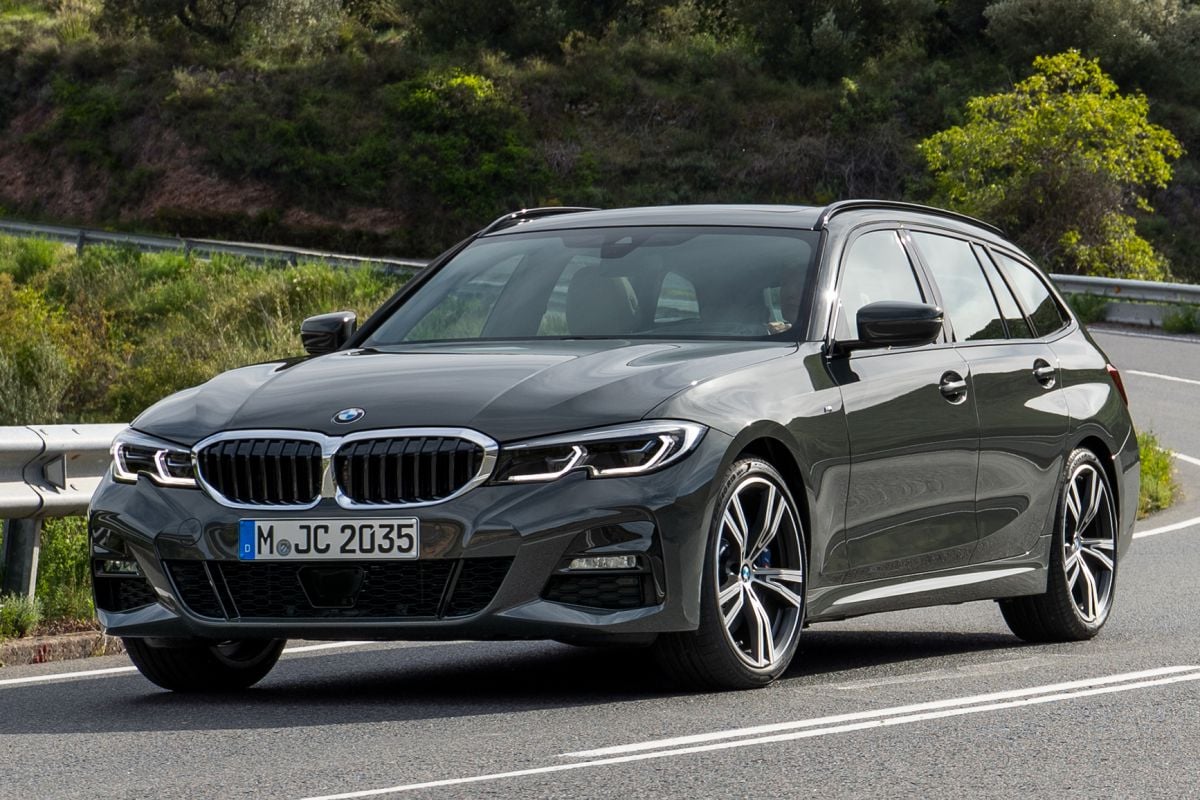 BMW 330e Touring prijs en specificaties - AutoWeek