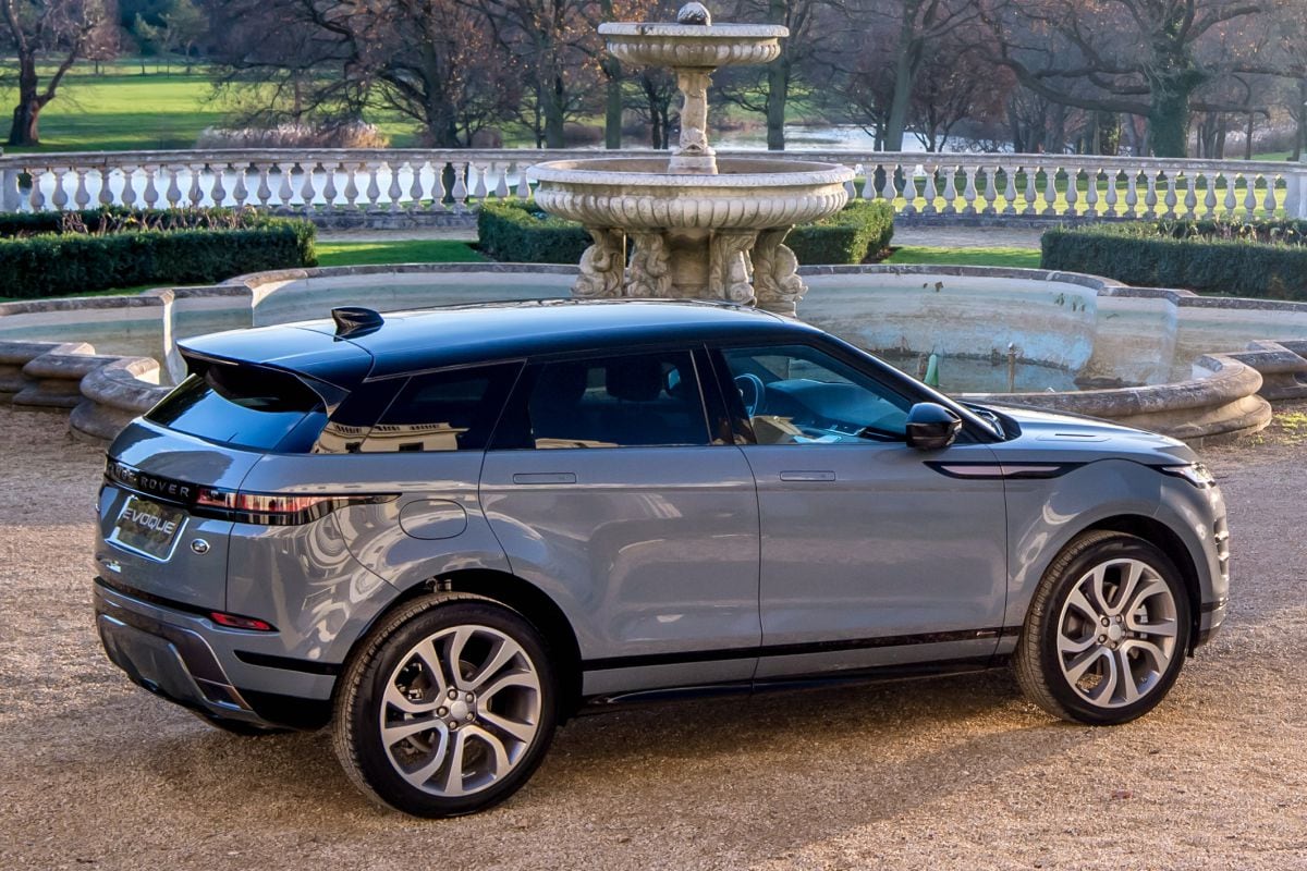 Land Rover Range Rover Evoque P300e AWD R-Dynamic S (2023) review