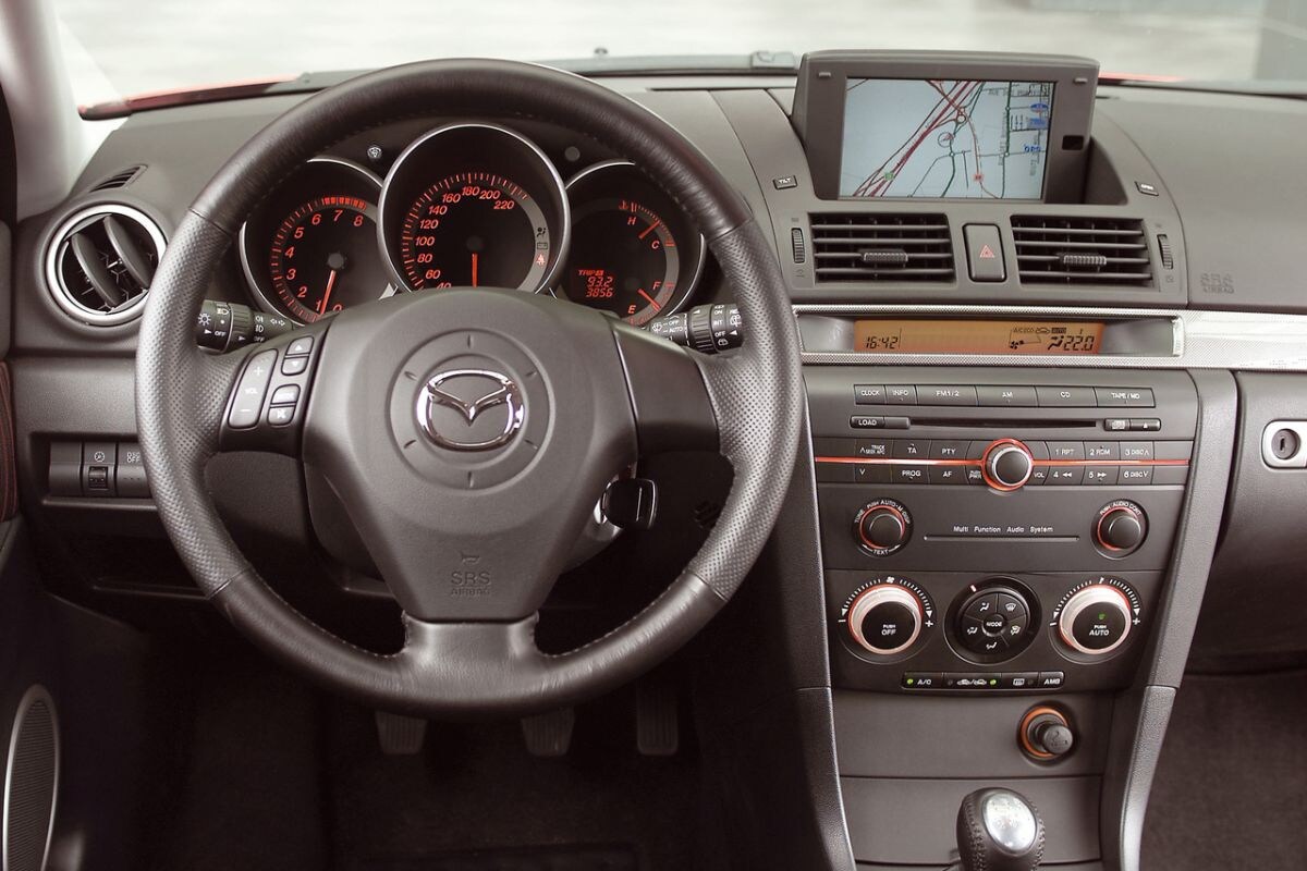 20 jaar Mazda 3: dit vonden we er in 2003 van - AutoWeek
