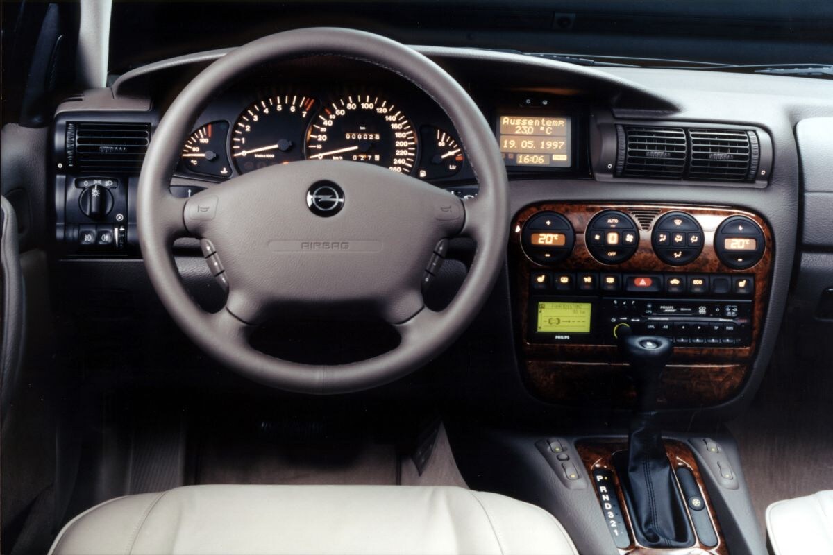 De Tweeling: Opel Omega – Cadillac Catera - AutoWeek