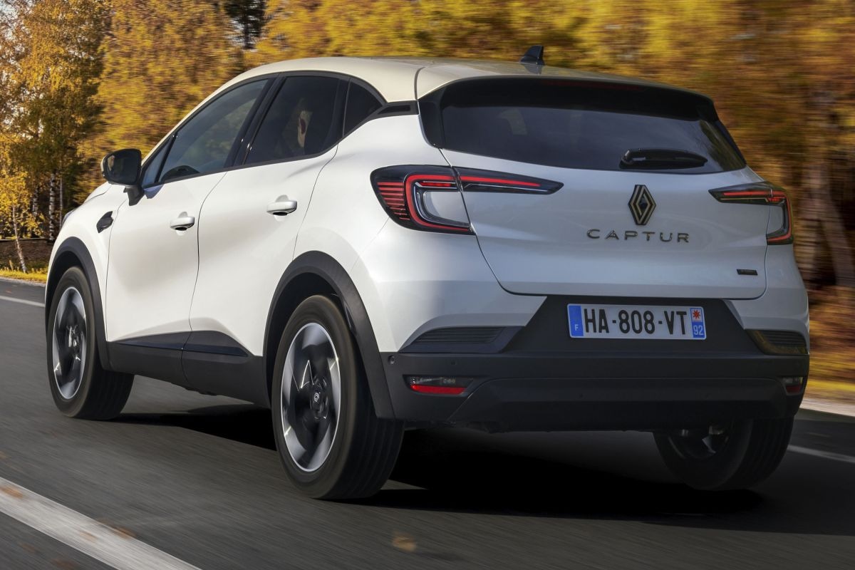 Renault Captur full hybrid 145 esprit Alpine (2024) review