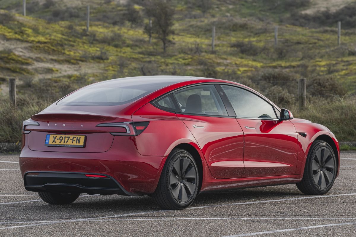 Tesla Model 3 RWD prijs en specificaties - AutoWeek