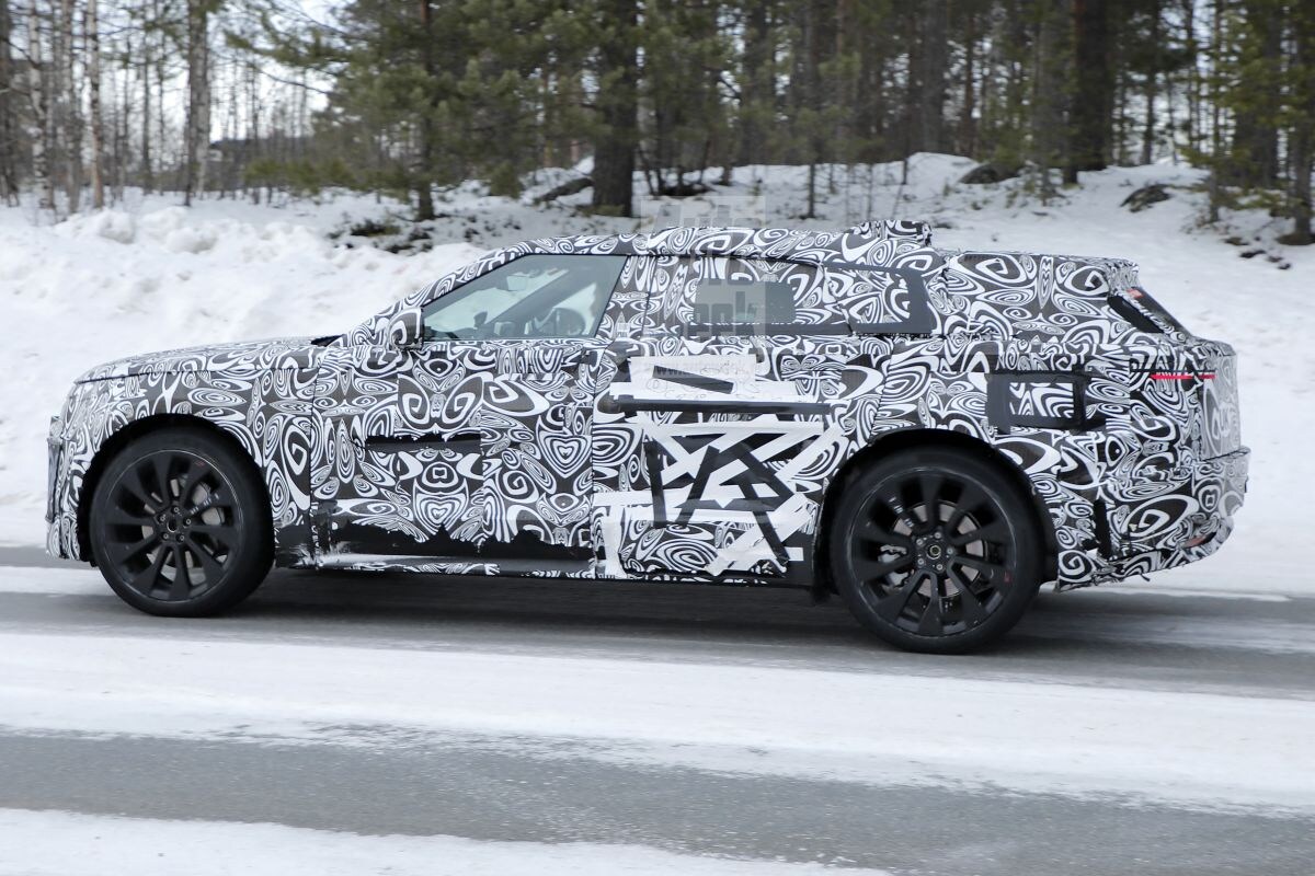 Nieuwe Range Rover Velar zoeft elektrisch door de sneeuw - AutoWeek