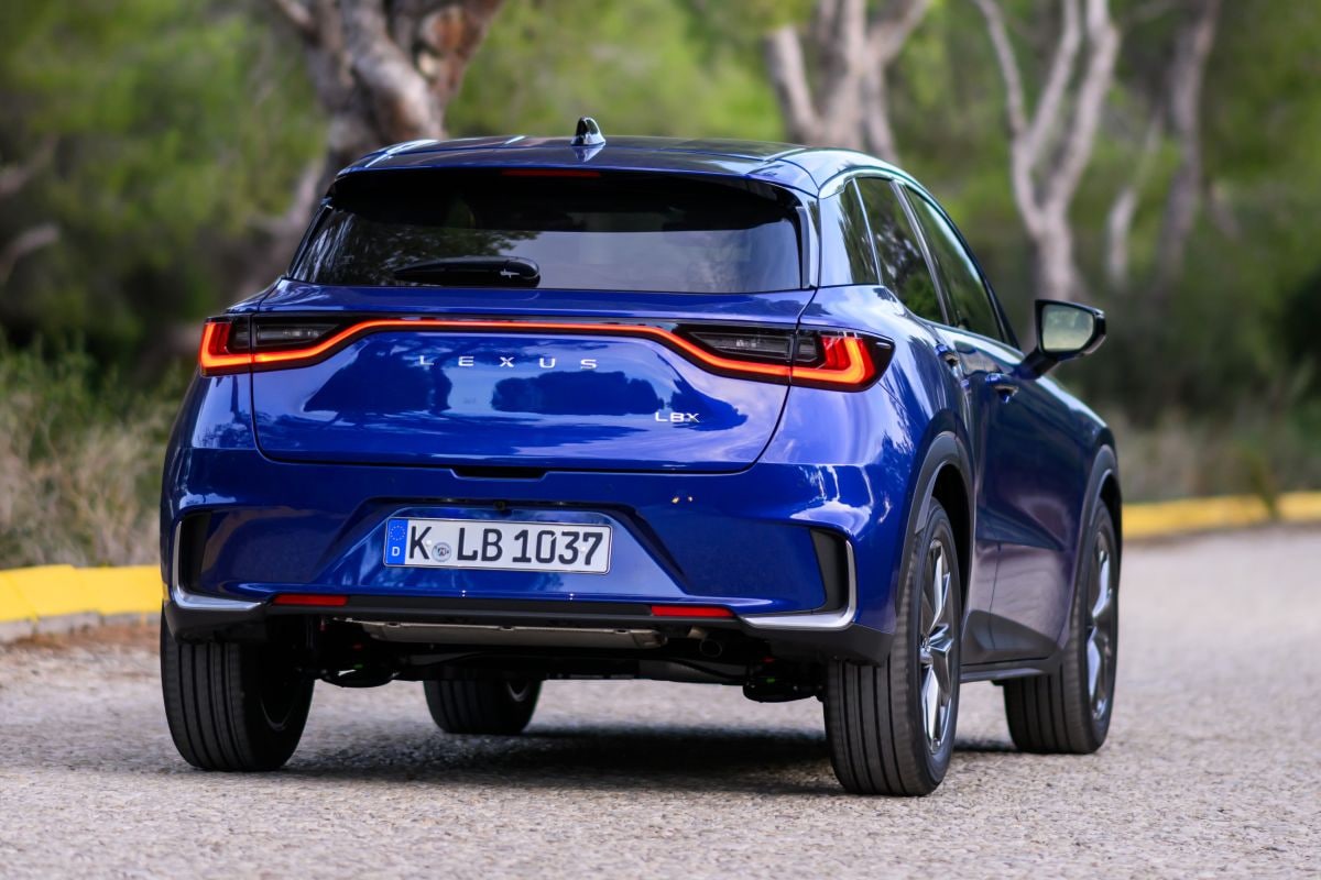 Lexus LBX 1.5 HEV Relax (2024) review - AutoWeek