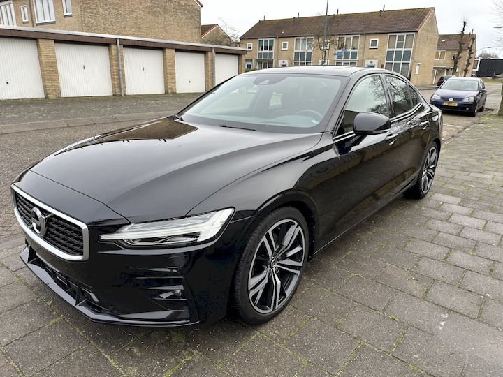 Volvo S60 T4 R-Design (2019) #3 review - AutoWeek