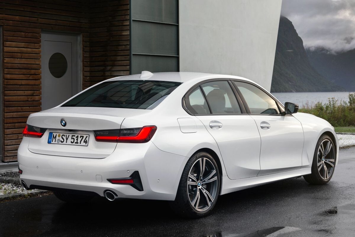 BMW 330i prijs en specificaties - AutoWeek