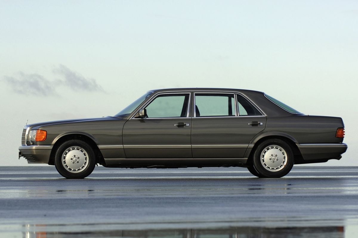 Mercedes-Benz 560 SEL prijs en specificaties - AutoWeek
