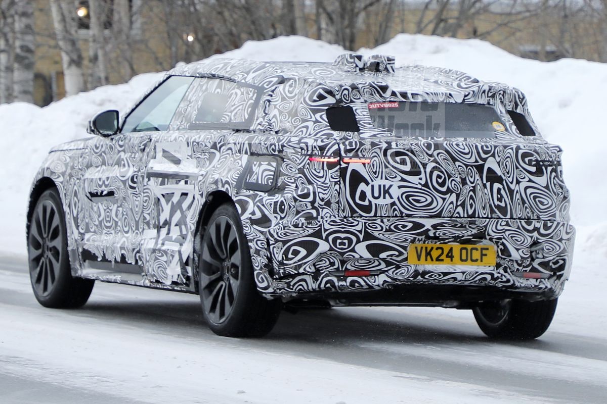 Nieuwe Range Rover Velar zoeft elektrisch door de sneeuw - AutoWeek