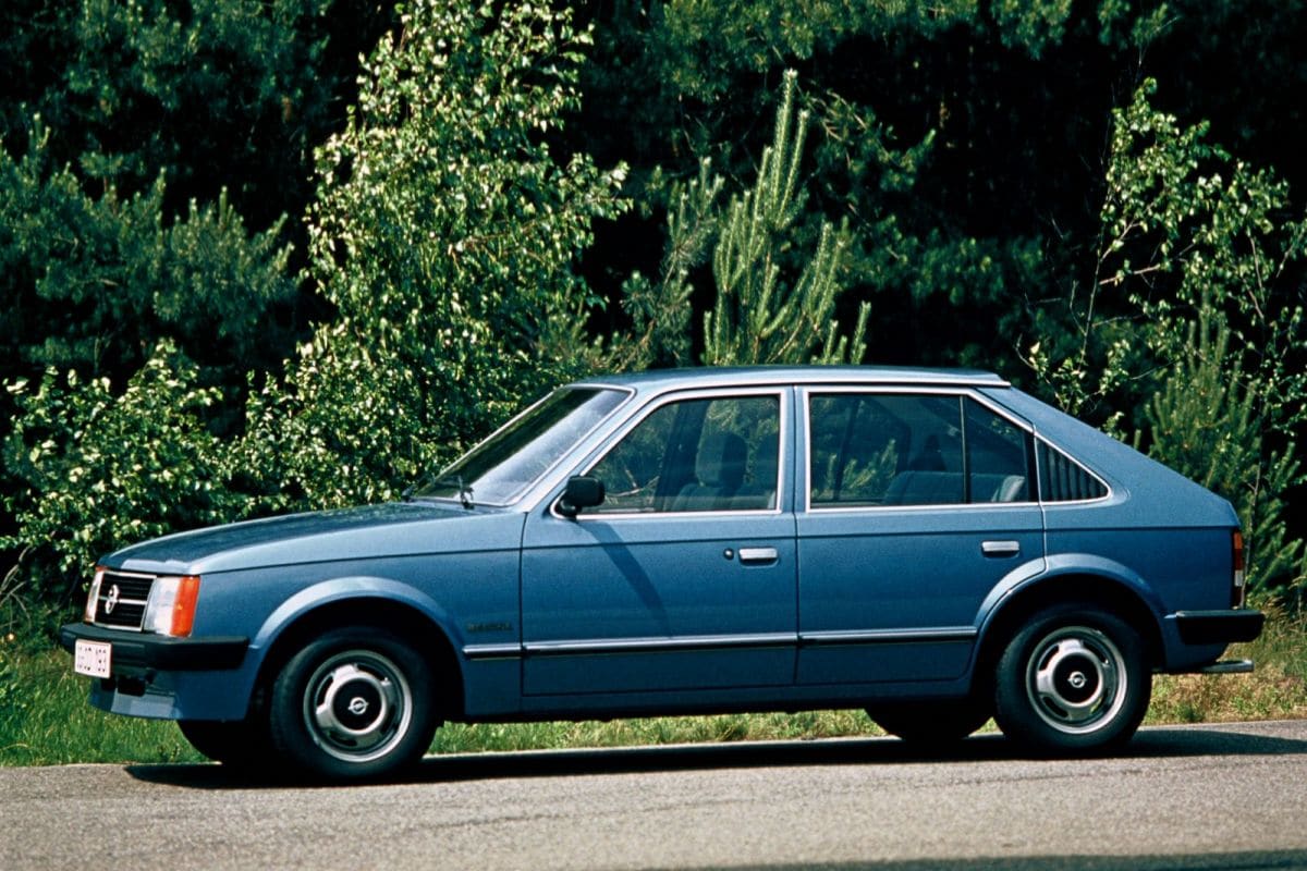 Opel Kadett 1.2 S Berlina prijs en specificaties - AutoWeek