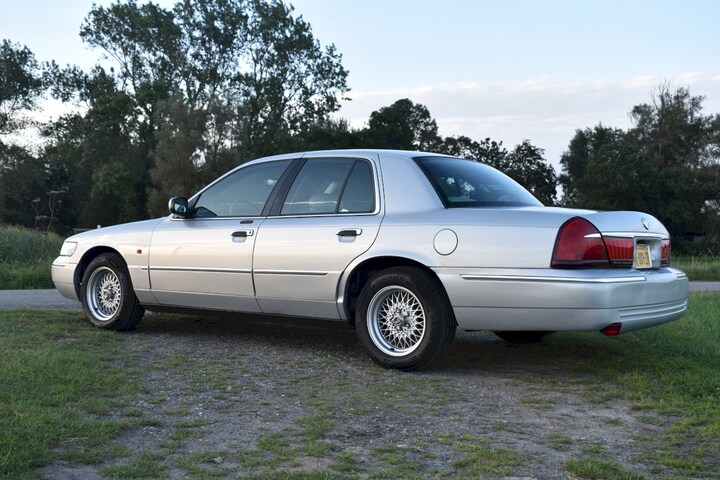 Mercury Grand Marquis (2002) review - AutoWeek