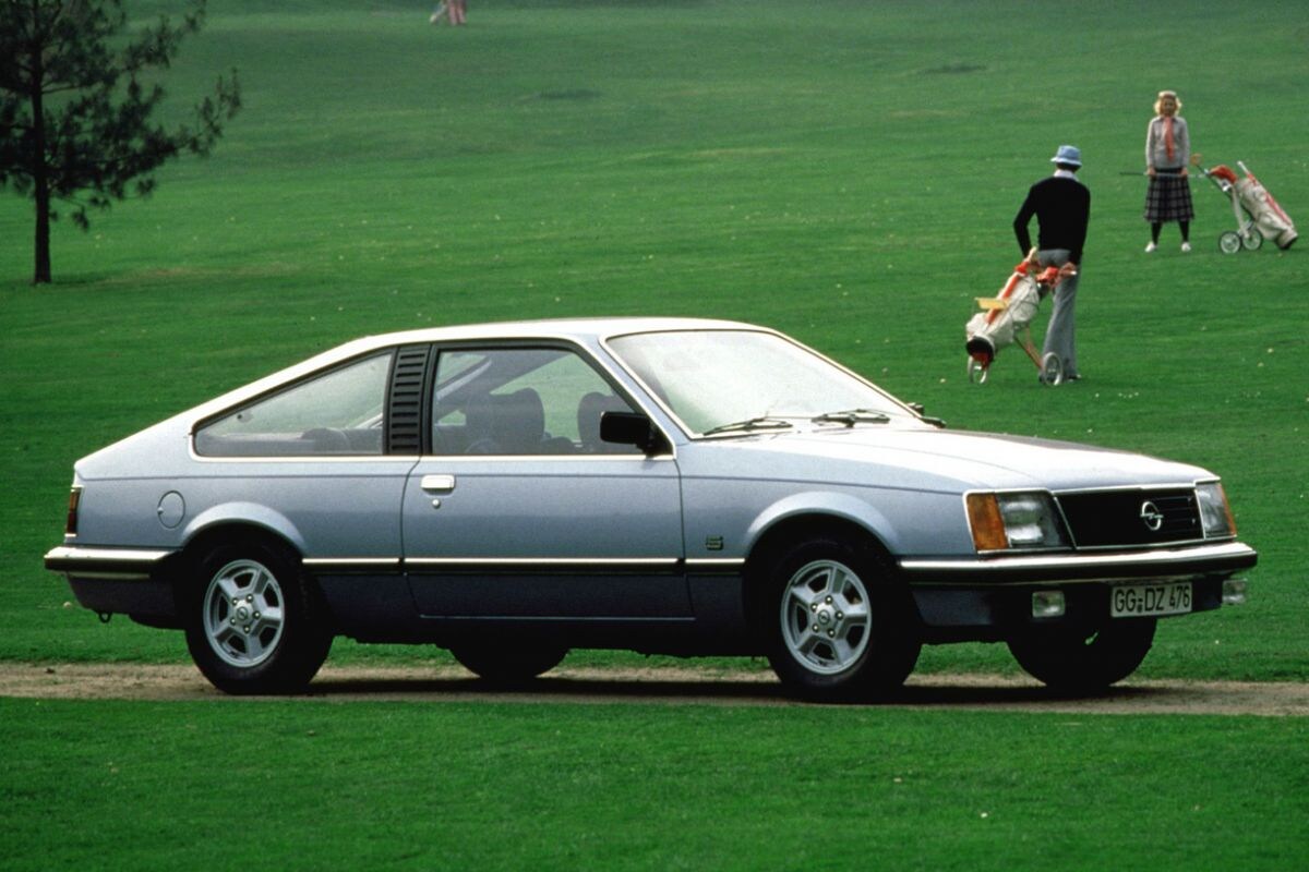 Opel Monza 2.5 E S prijs en specificaties - AutoWeek