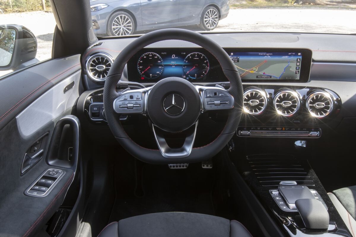 Practical experience Mercedes-Benz CLA: who wants to be beautiful ...