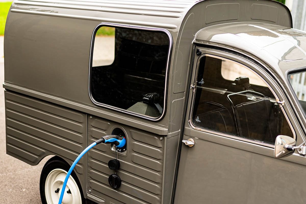 'Eive' is nieuwe elektrische Citroën 2CV Fourgonnette - AutoWeek
