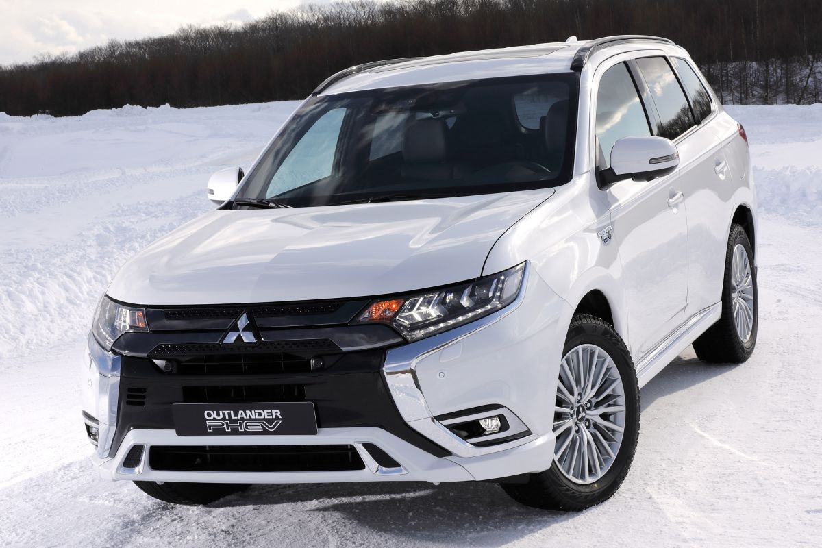 Mitsubishi Outlander PHEV Intense S (2019) review - AutoWeek