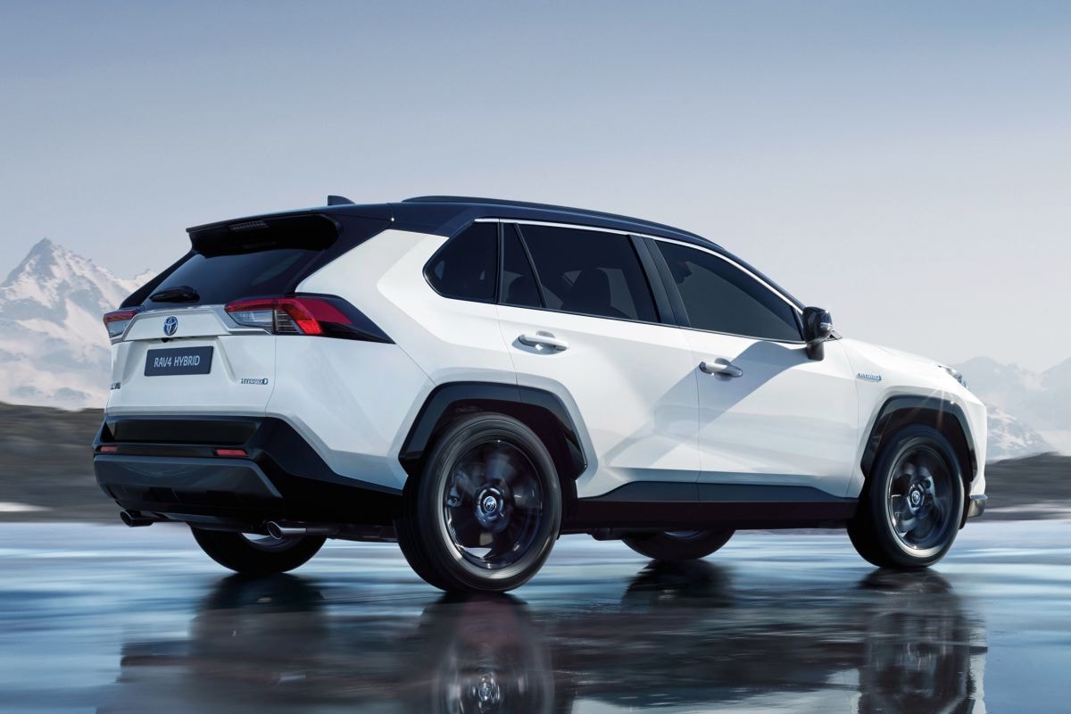 Toyota RAV4 2.5 Hybrid 2WD Active (2021) review - AutoWeek