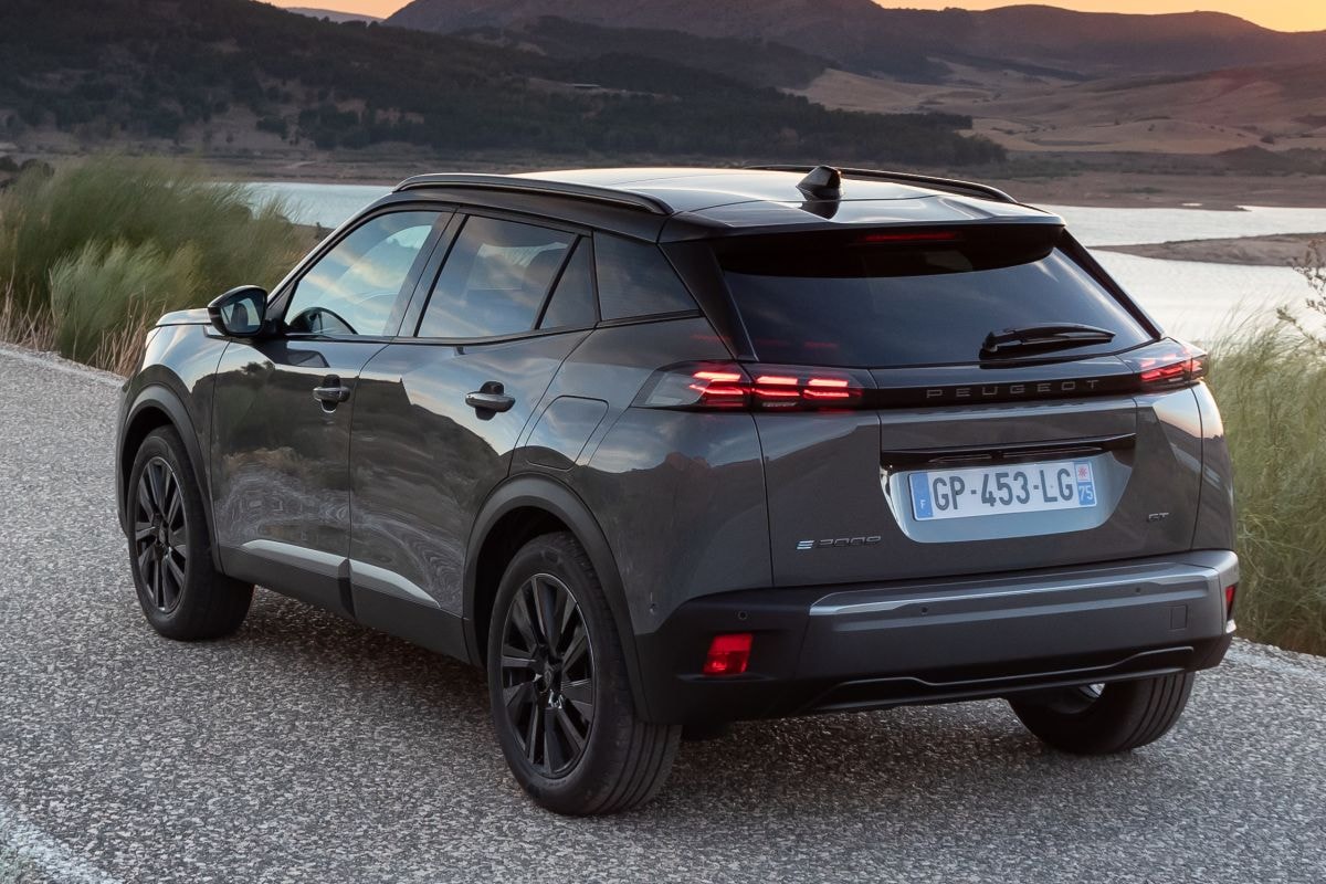 Peugeot e-2008 GT EV 54kWh 156 prijs en specificaties