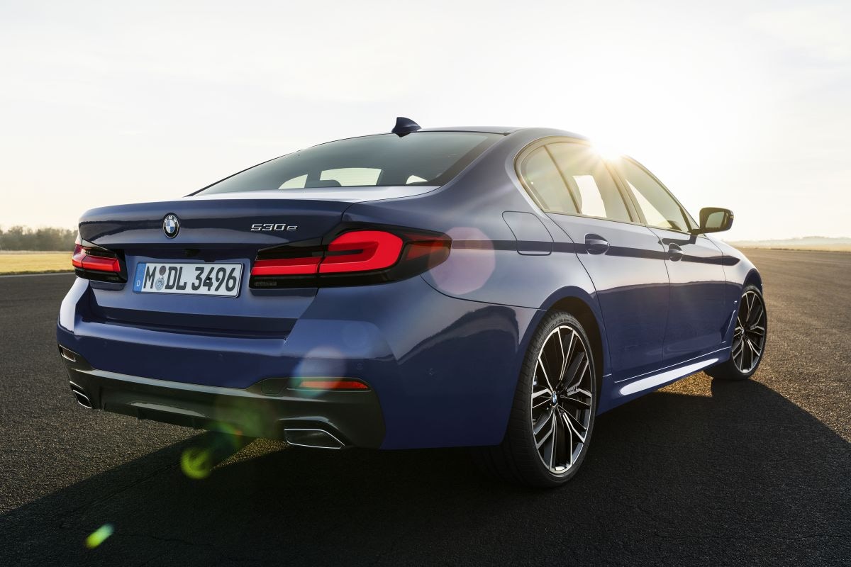 BMW 545e xDrive prijs en specificaties - AutoWeek