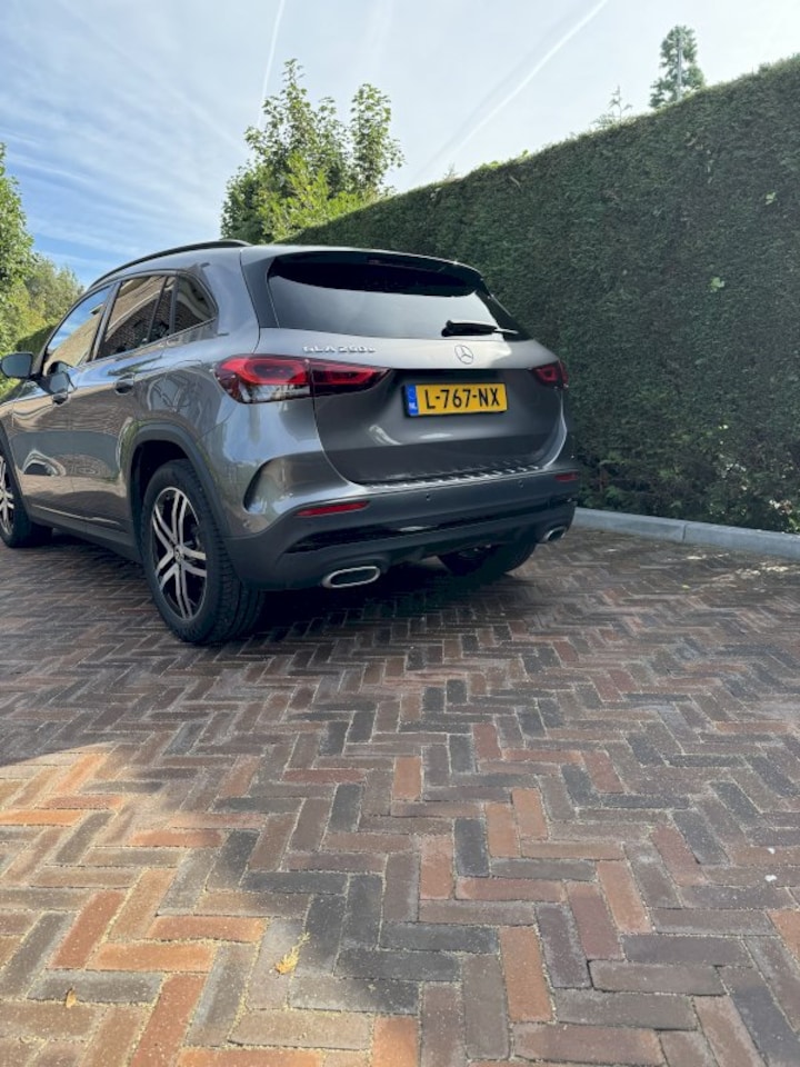 Mercedes-Benz GLA 250 e Business Solution AMG (2021) review