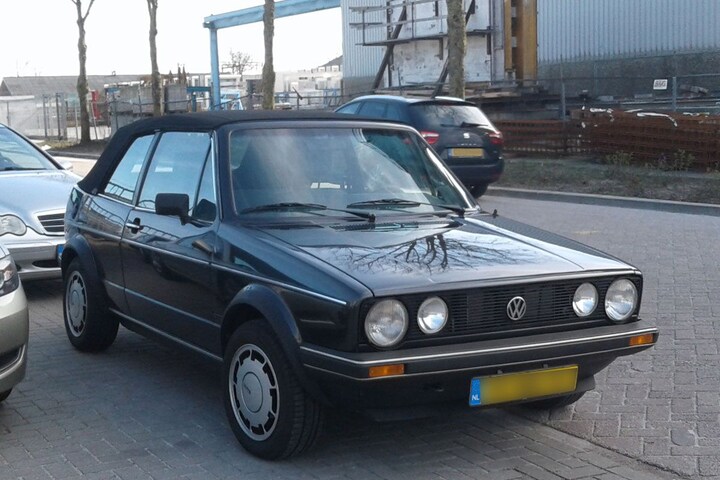 In het wild: Volkswagen Golf Cabriolet (1987) - AutoWeek
