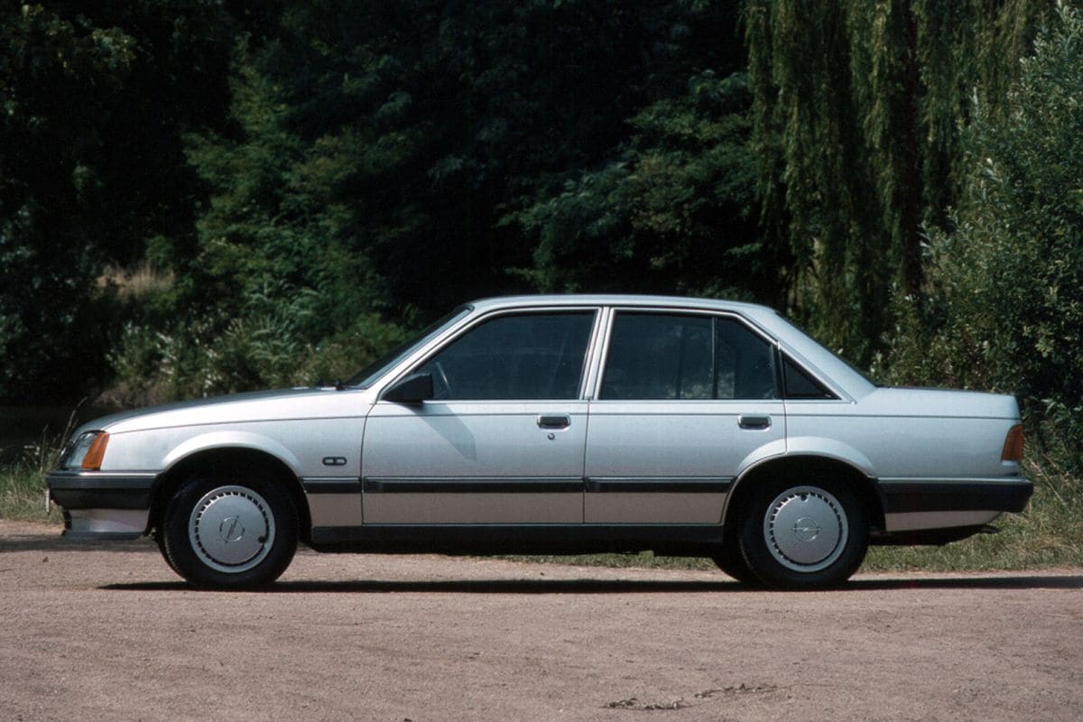 Opel Rekord 2.0 E CD prijs en specificaties - AutoWeek