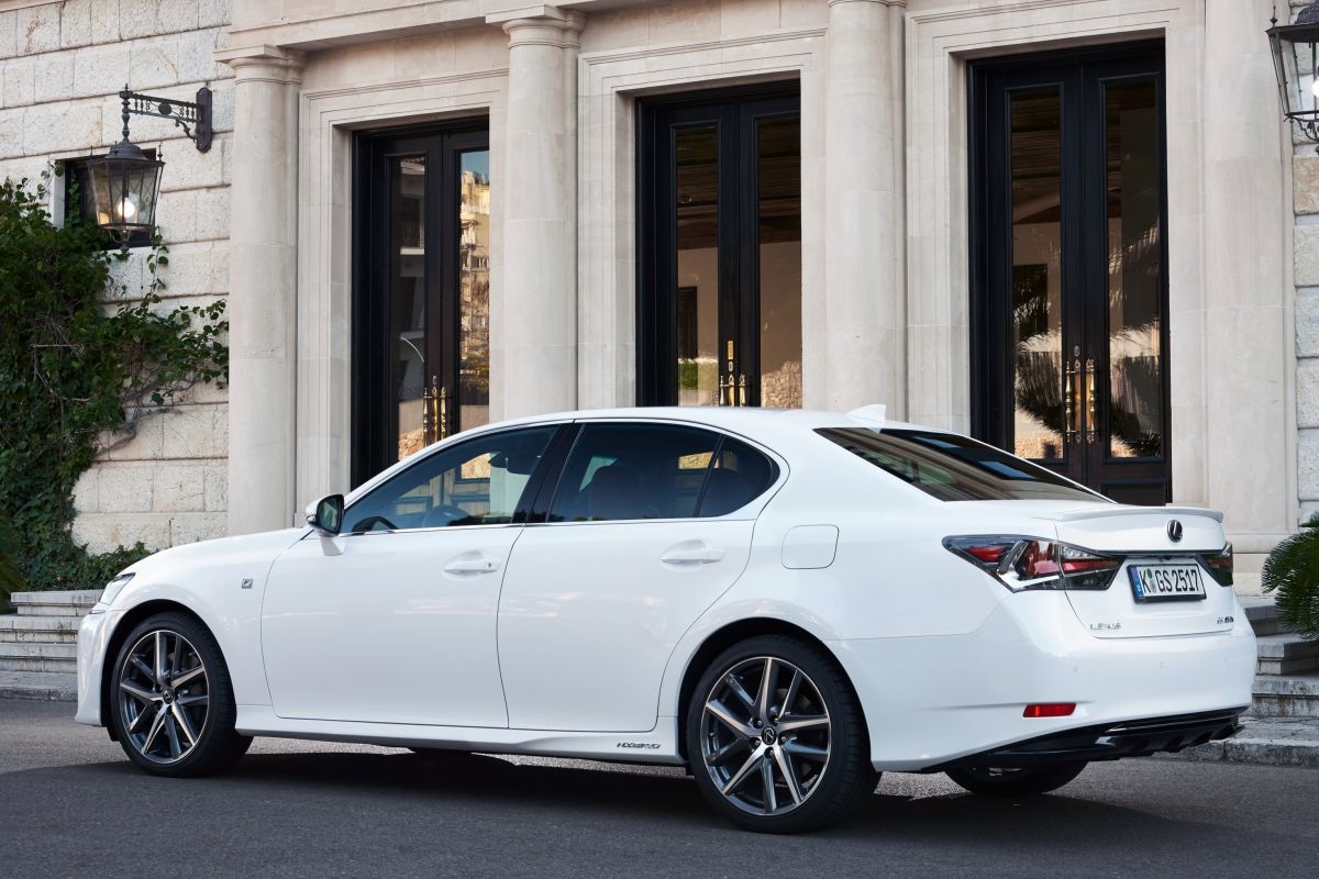 Lexus GS 450h President Line (2017) review - AutoWeek