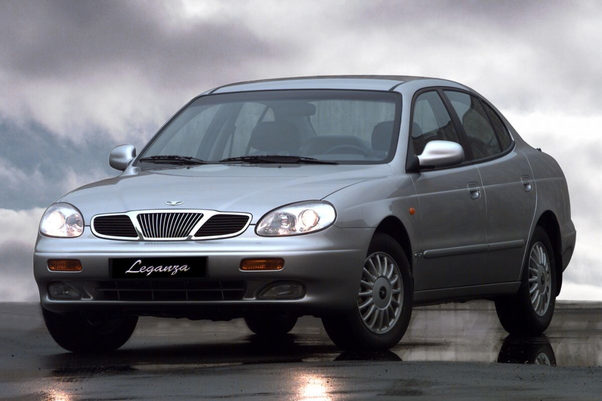 Daewoo Leganza 2.0 CDX (1999) review - AutoWeek