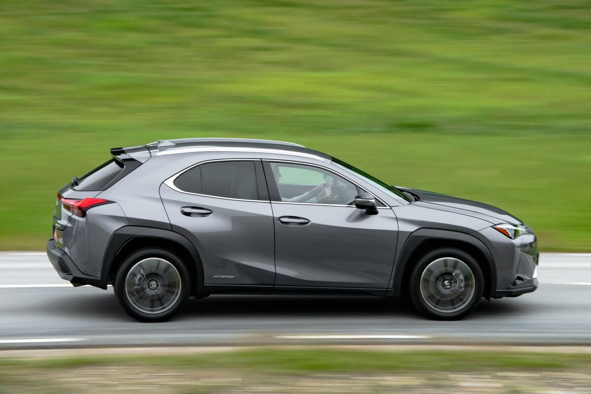 Lexus UX 250h Luxury Line (2019) review - AutoWeek