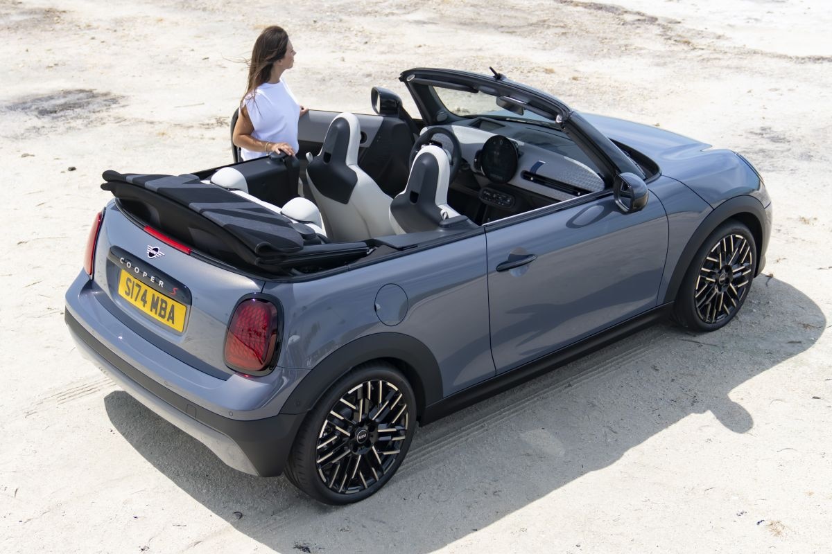 Mini Cooper Cabrio: open buitenbeentje - AutoWeek