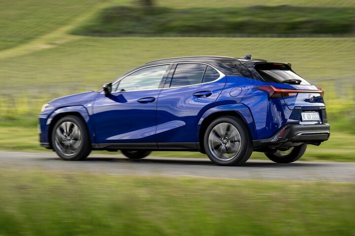 Test - Lexus UX 300h: facelift voor hybride SUV - AutoWeek