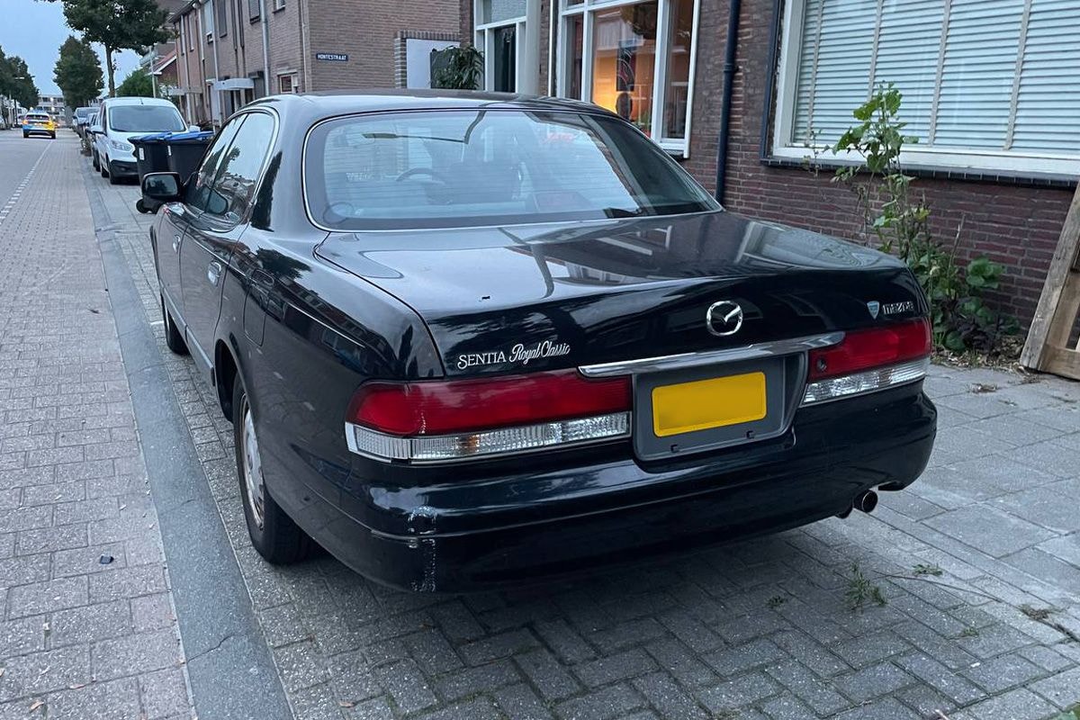 Mazda Sentia (1998) – In het Wild - AutoWeek