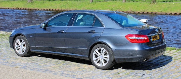 Mercedes-Benz E 250 CGI BlueEFFICIENCY Avantgarde (2010) review
