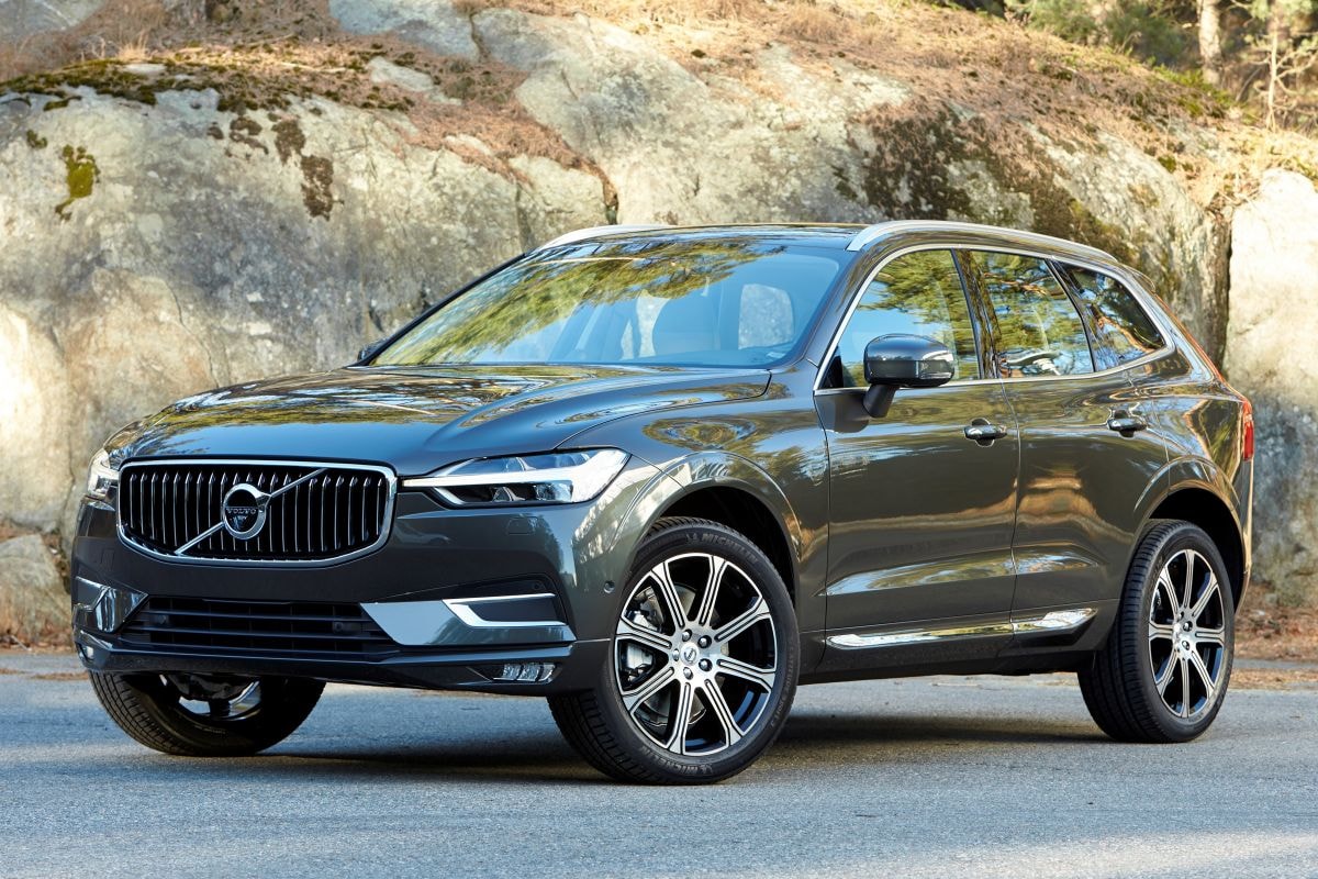 Volvo XC60 T6 Plug-in Hybrid AWD Essential Edition (2024) review