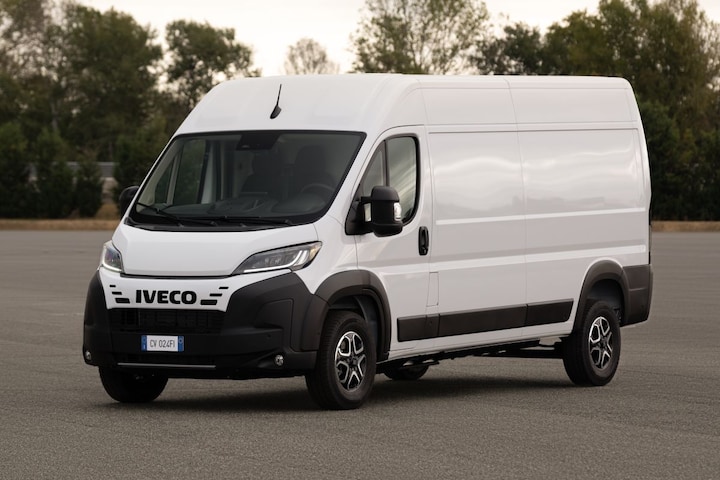 Iveco gaat elektrische busjes van Stellantis verkopen - AutoWeek