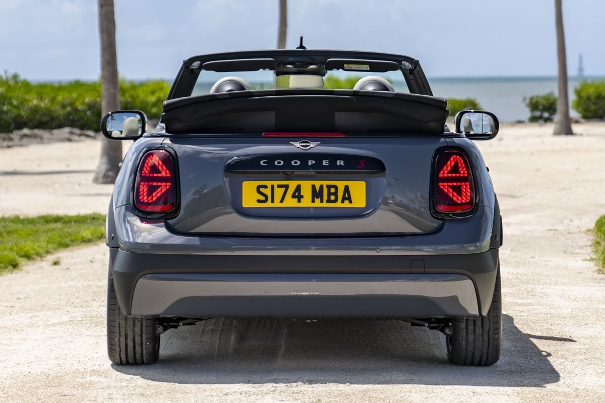 Mini Cooper Cabrio: open buitenbeentje - AutoWeek