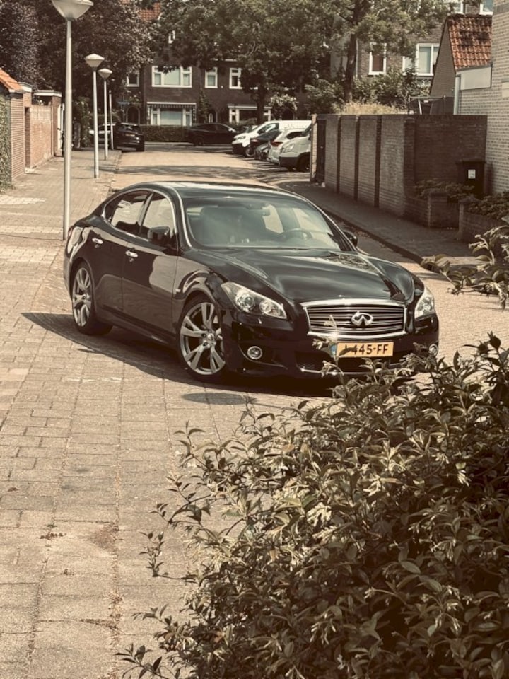 Infiniti M37 S Premium (2010) #2 review - AutoWeek