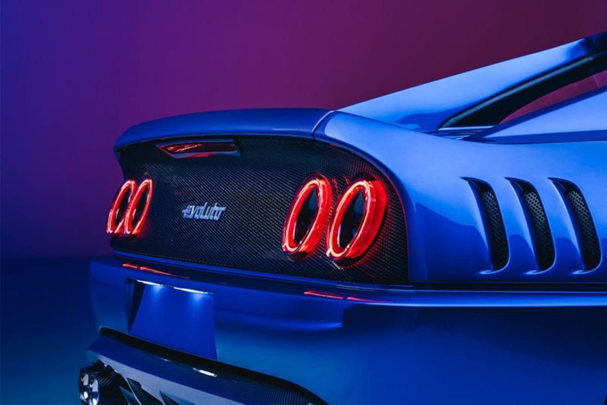 Evoluto Automobili presenteert super-analoge Ferrari F355 'Restomod'