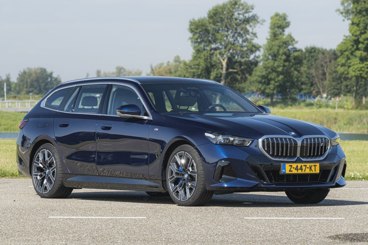 BMW i5 Touring vs. Volkswagen ID7 Tourer - Vergelijkende Test