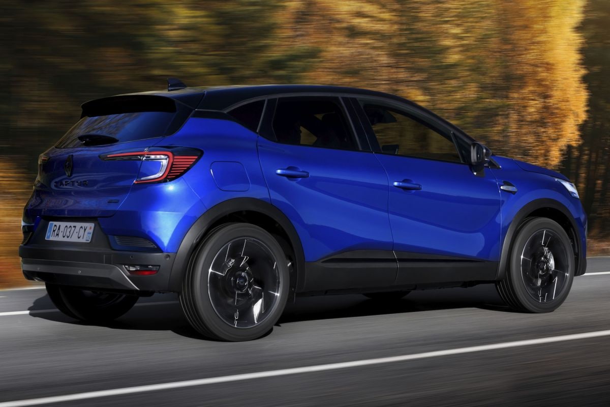 Renault Captur full hybrid 145 esprit Alpine (2024) review