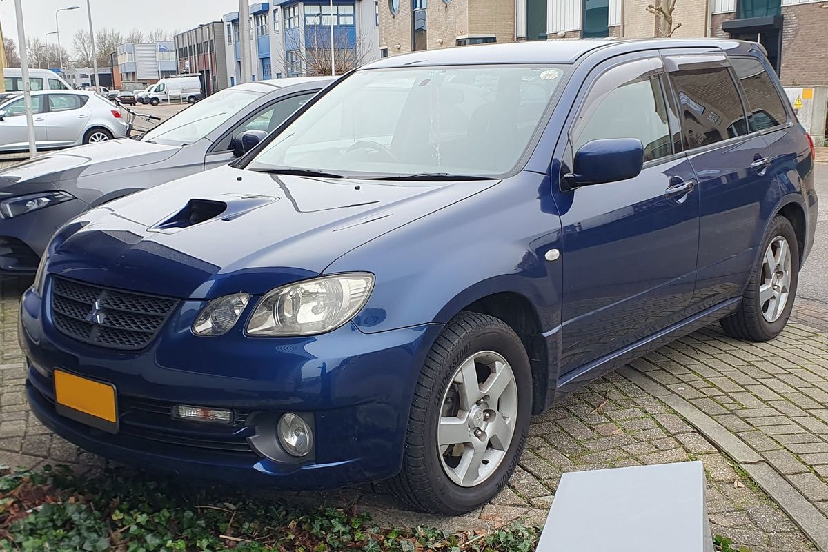Mitsubishi Airtrek Turbo-R – In het Wild - AutoWeek