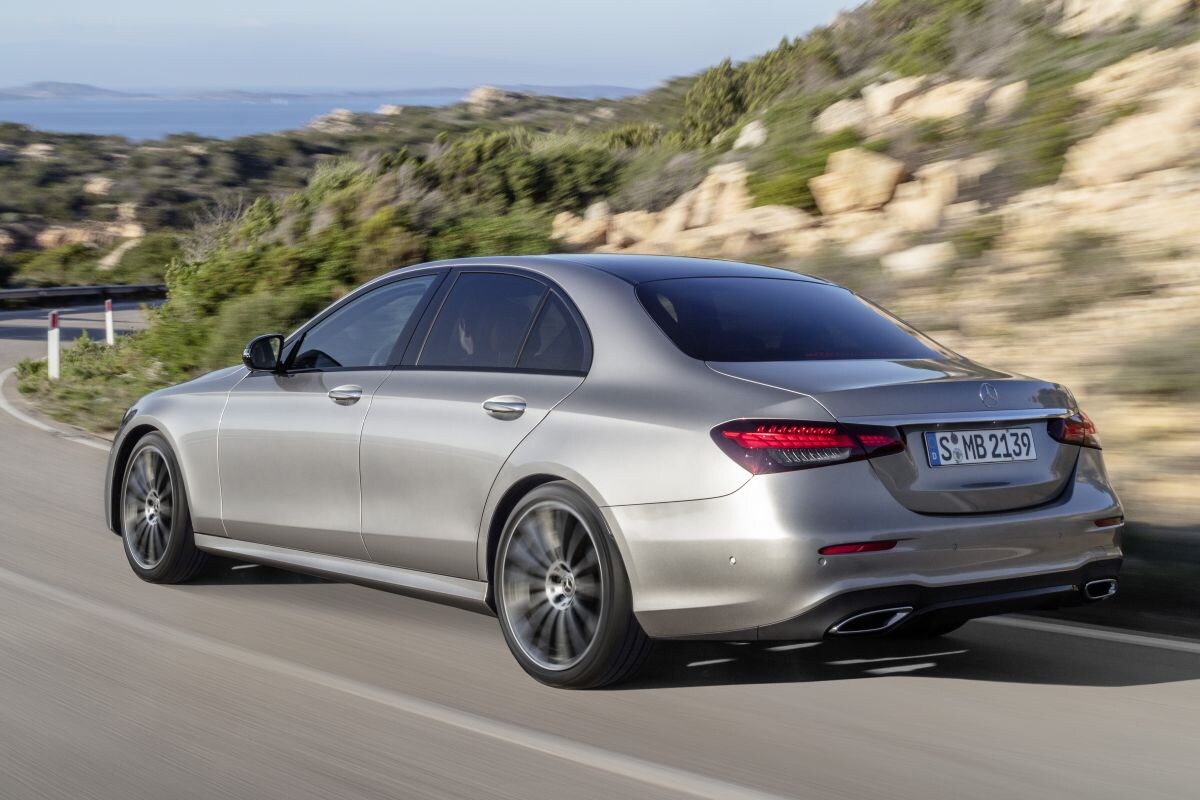 Mercedes-Benz E 300 e prijs en specificaties - AutoWeek