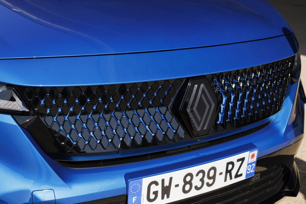 Test van de Renault Rafale , de SUV-coupé op Espace-basis