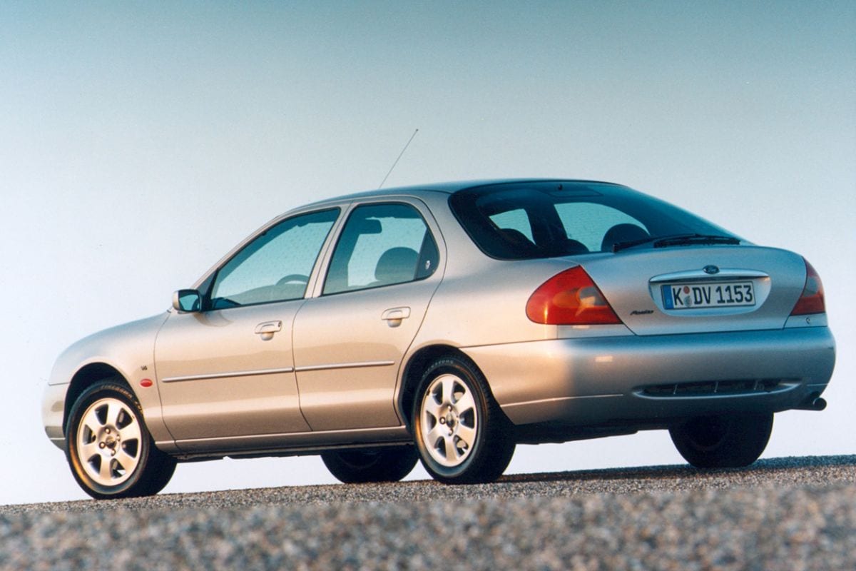 Ford Mondeo 1.8 TD First Edition prijs en specificaties