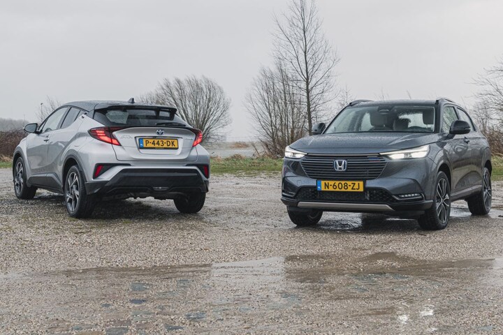 Honda HR-V vs. Toyota C-HR - Vergelijkende Test - AutoWeek