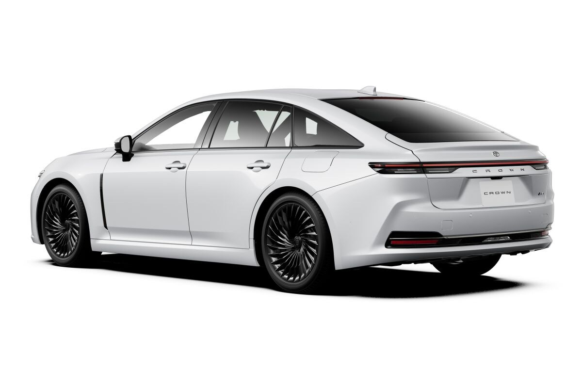 Nieuwe Toyota Crown Sedan: ook met voorliefde voor waterstof