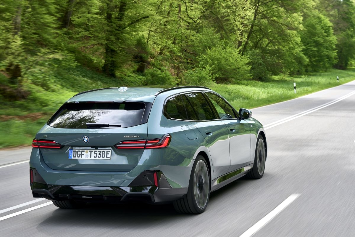 BMW 550e xDrive Touring prijs en specificaties - AutoWeek