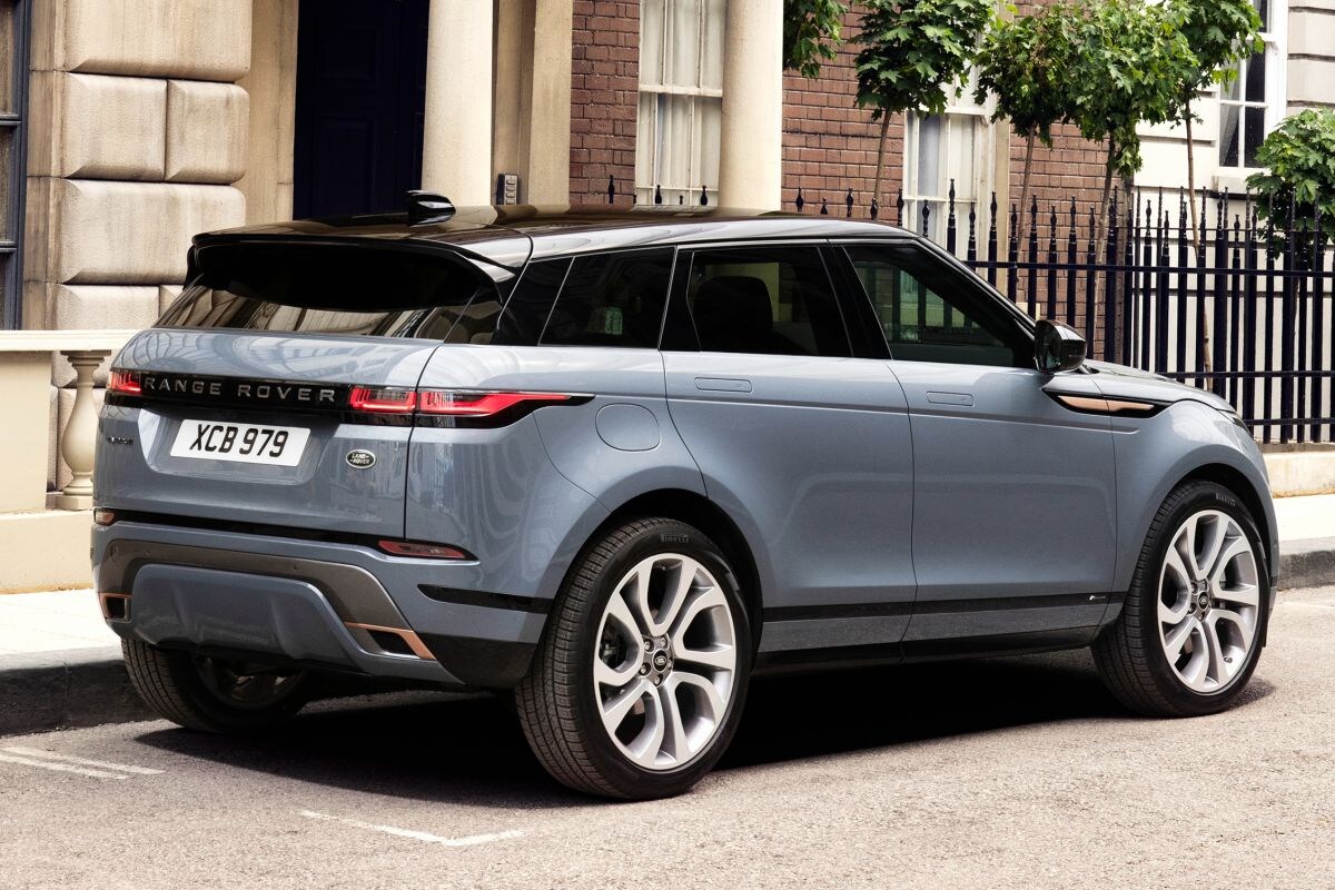Land Rover Range Rover Evoque P300e AWD R-Dynamic S (2023) review
