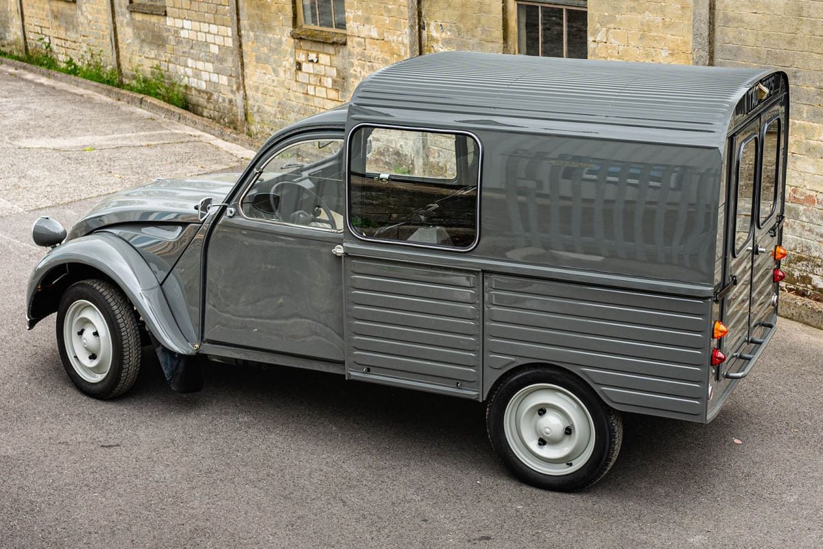 'Eive' is nieuwe elektrische Citroën 2CV Fourgonnette - AutoWeek