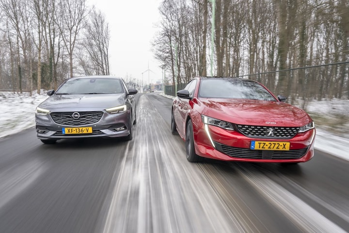 Stelling: 'Ik zou nooit zonder eigen auto kunnen' - AutoWeek