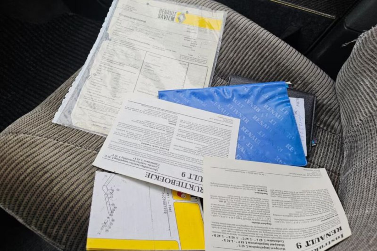 In deze Renault 9 ga je terug in de tijd - AutoWeek.nl